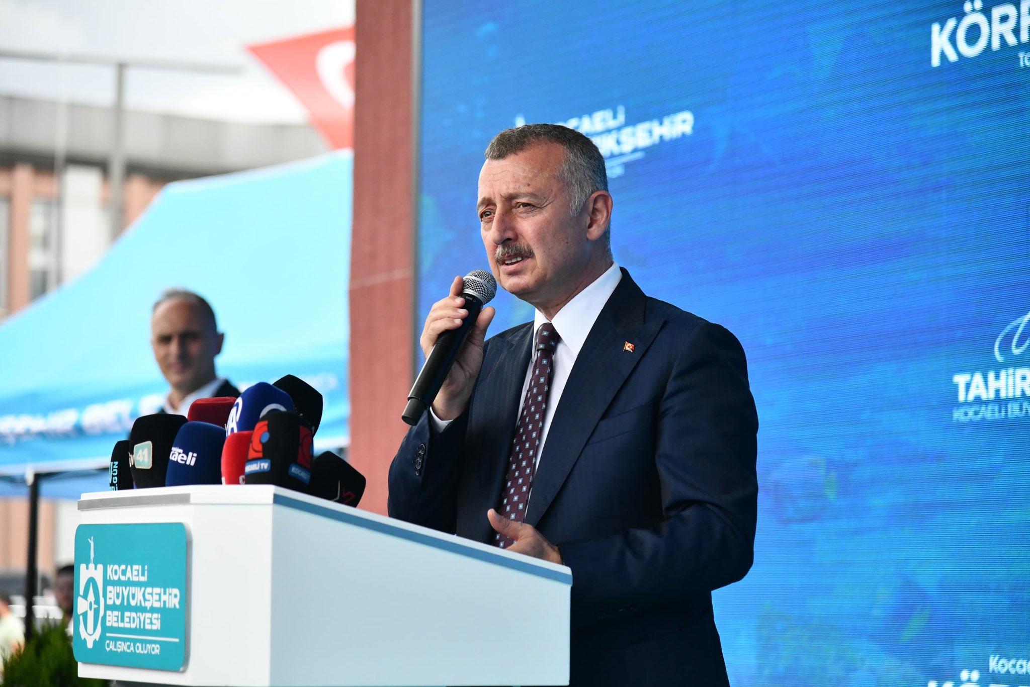 Büyükakın’dan İzmit Millet Bahçesi açıklaması: Bu binalar 8 şiddetinde ...